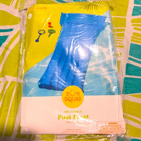 Sun Squad | Other | Inflatable Pool Float With Builtin Pillow 5ft ...
